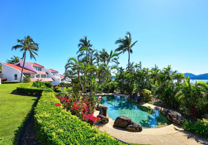 Best Luxury Hotels, Resorts & Holiday Homes in Queensland