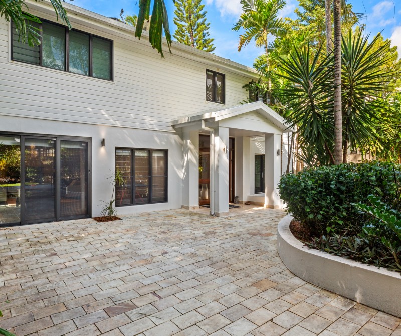 Oceans Edge Beach House | Oak Beach - Luxury Holidays