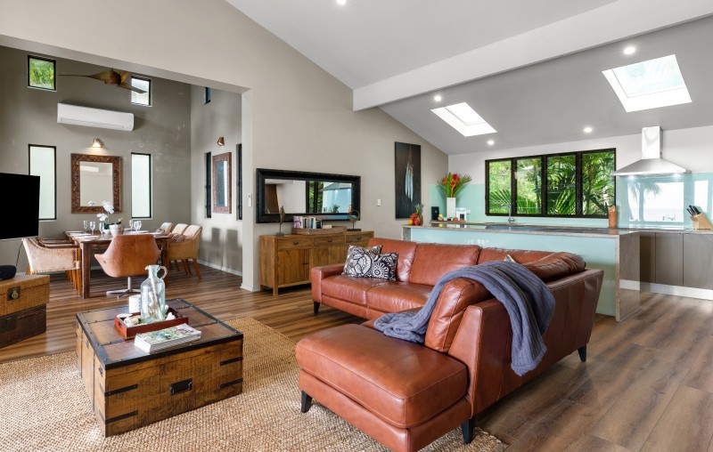 Oceans Edge Beach House | Oak Beach - Luxury Holidays