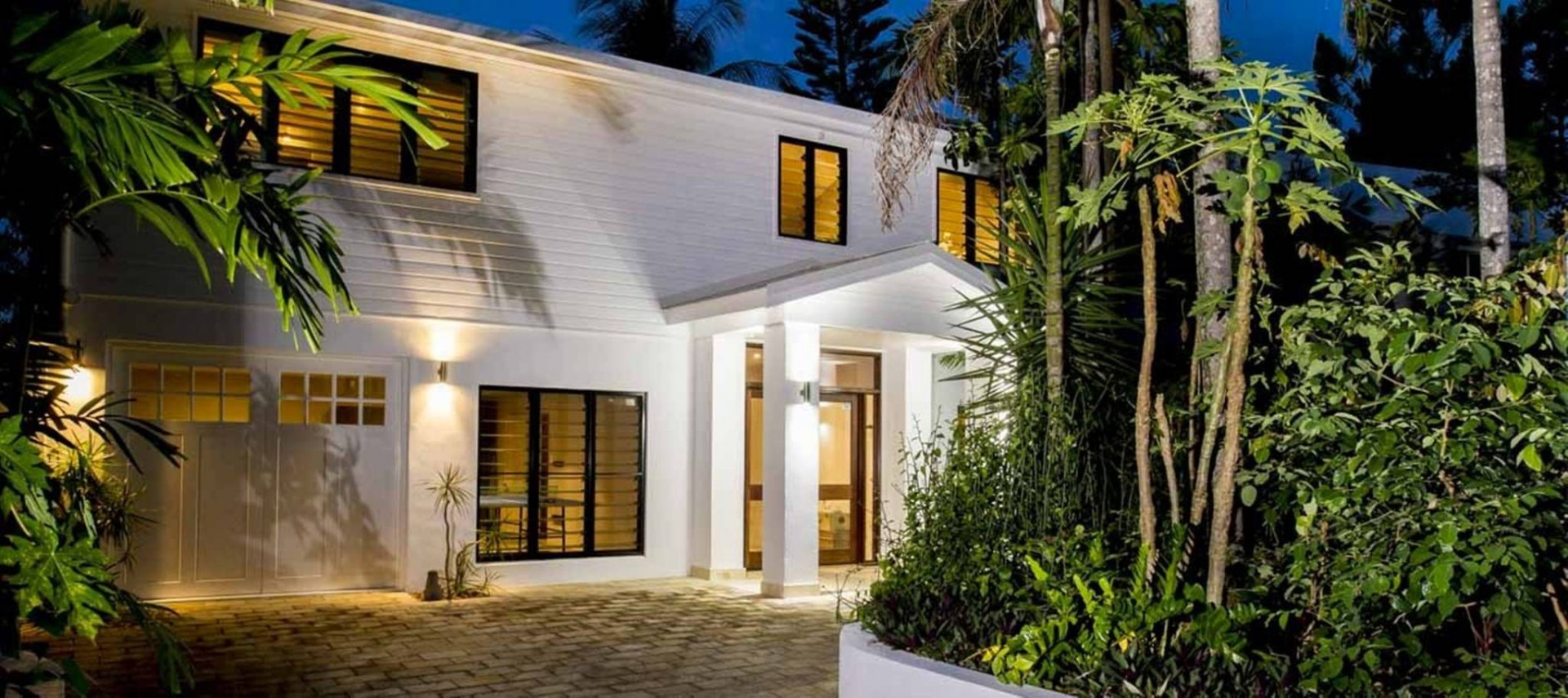 Oceans Edge Beach House | Oak Beach - Luxury Holidays