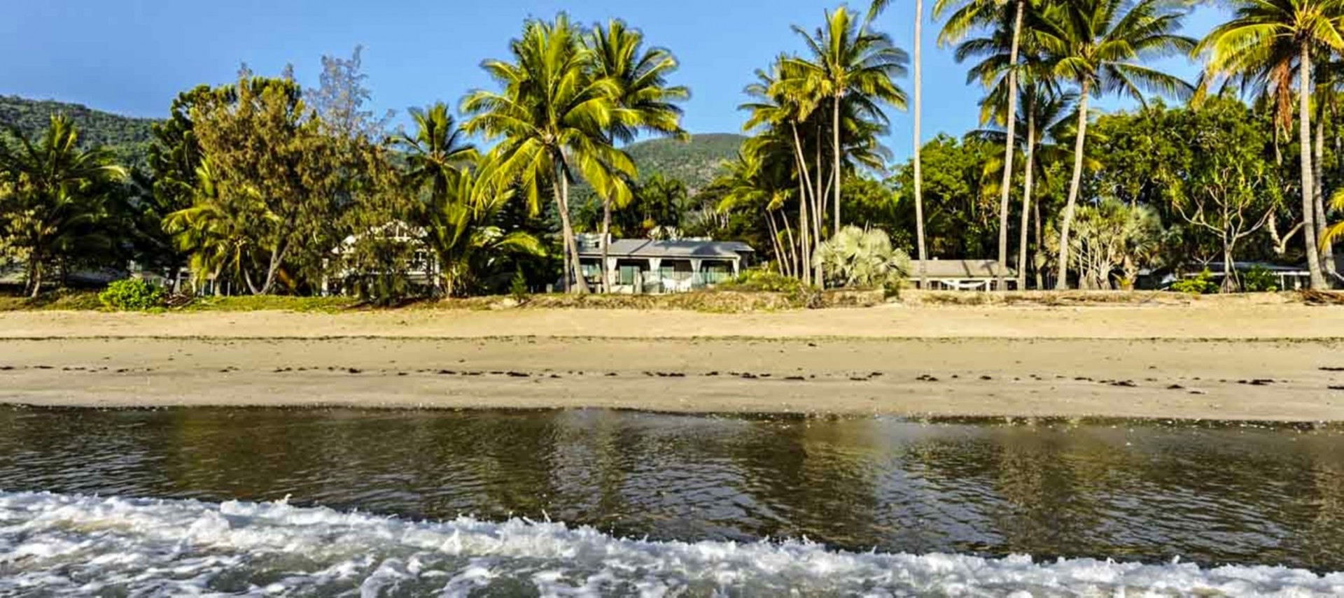 Oceans Edge Beach House | Oak Beach - Luxury Holidays