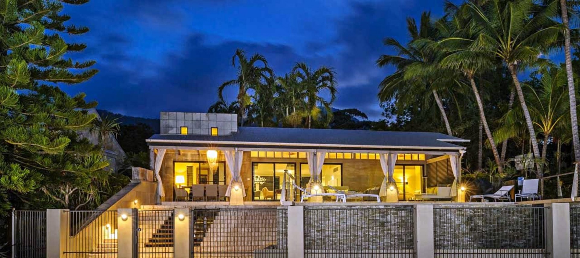 Oceans Edge Beach House | Oak Beach - Luxury Holidays